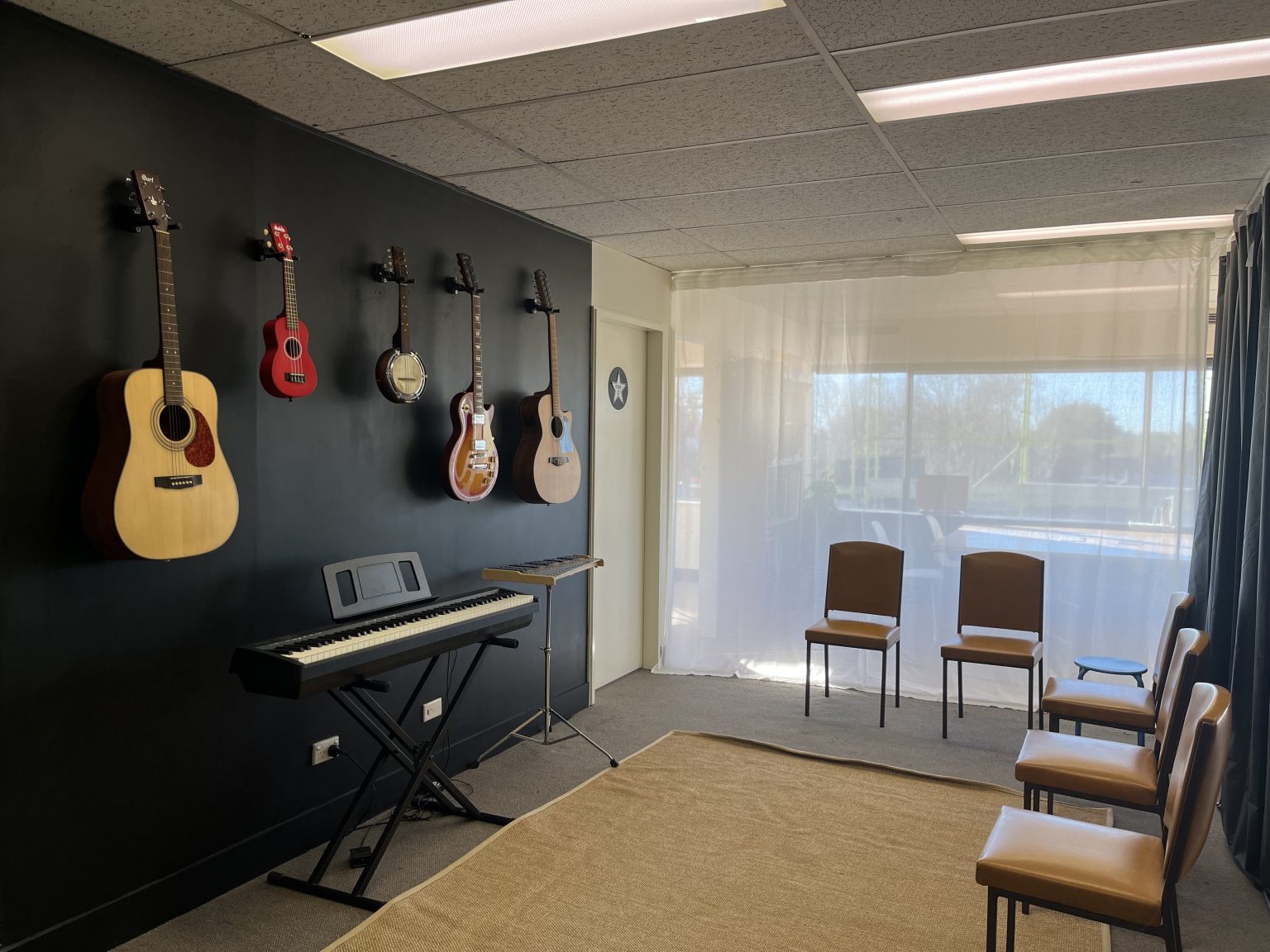 Studios – Guitar Tutor Commuter